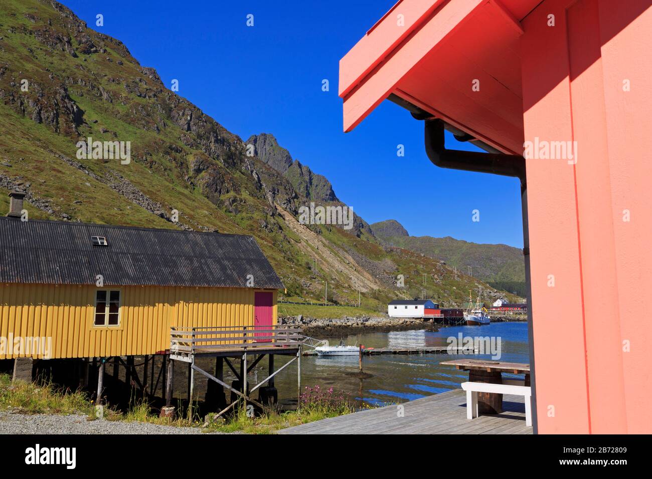 Fishing huts (Rorbuer), Ballstad Fishing Village, Lofoten Islands ...