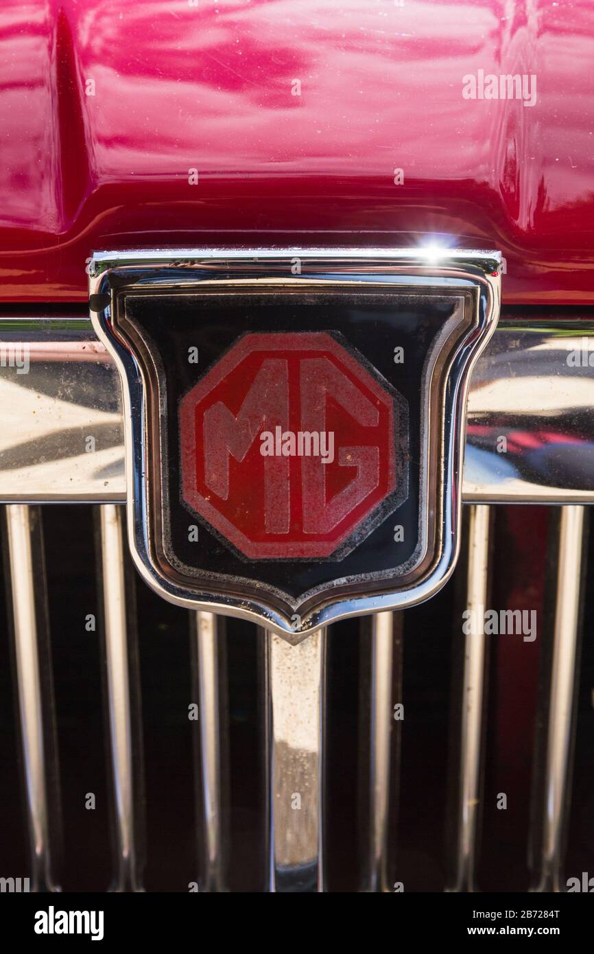 Mgb car logo hi-res stock photography and images - Alamy