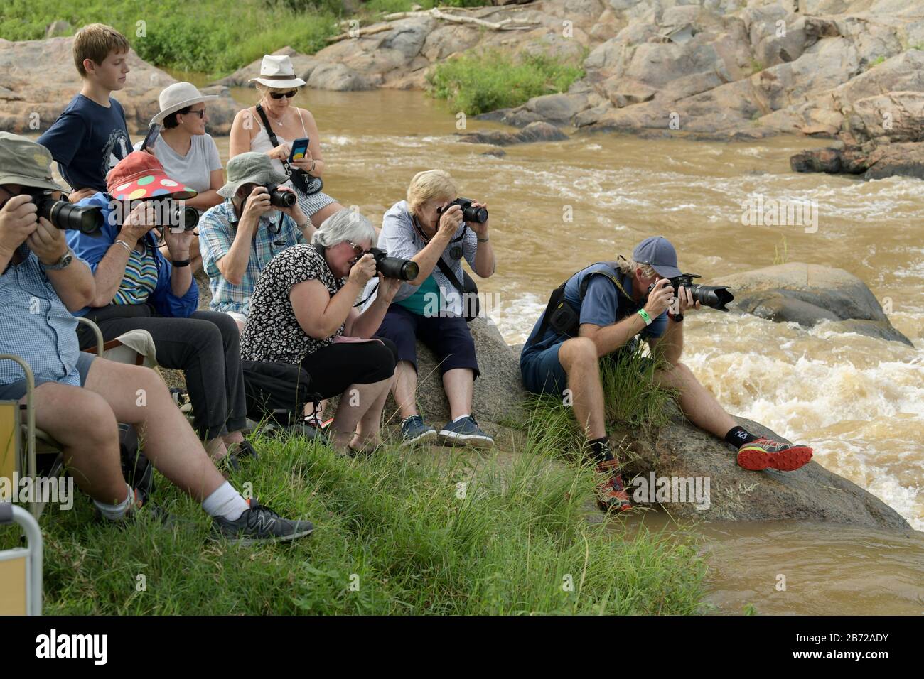 Group spectators taking photographs hi-res stock photography and images ...