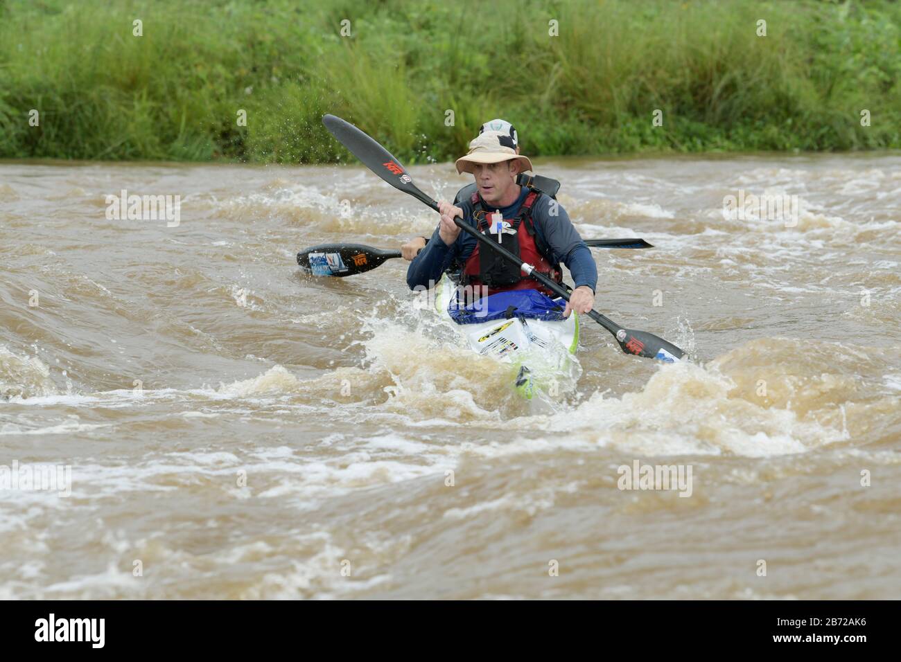 Kayak racing on river hi-res stock photography and images - Alamy