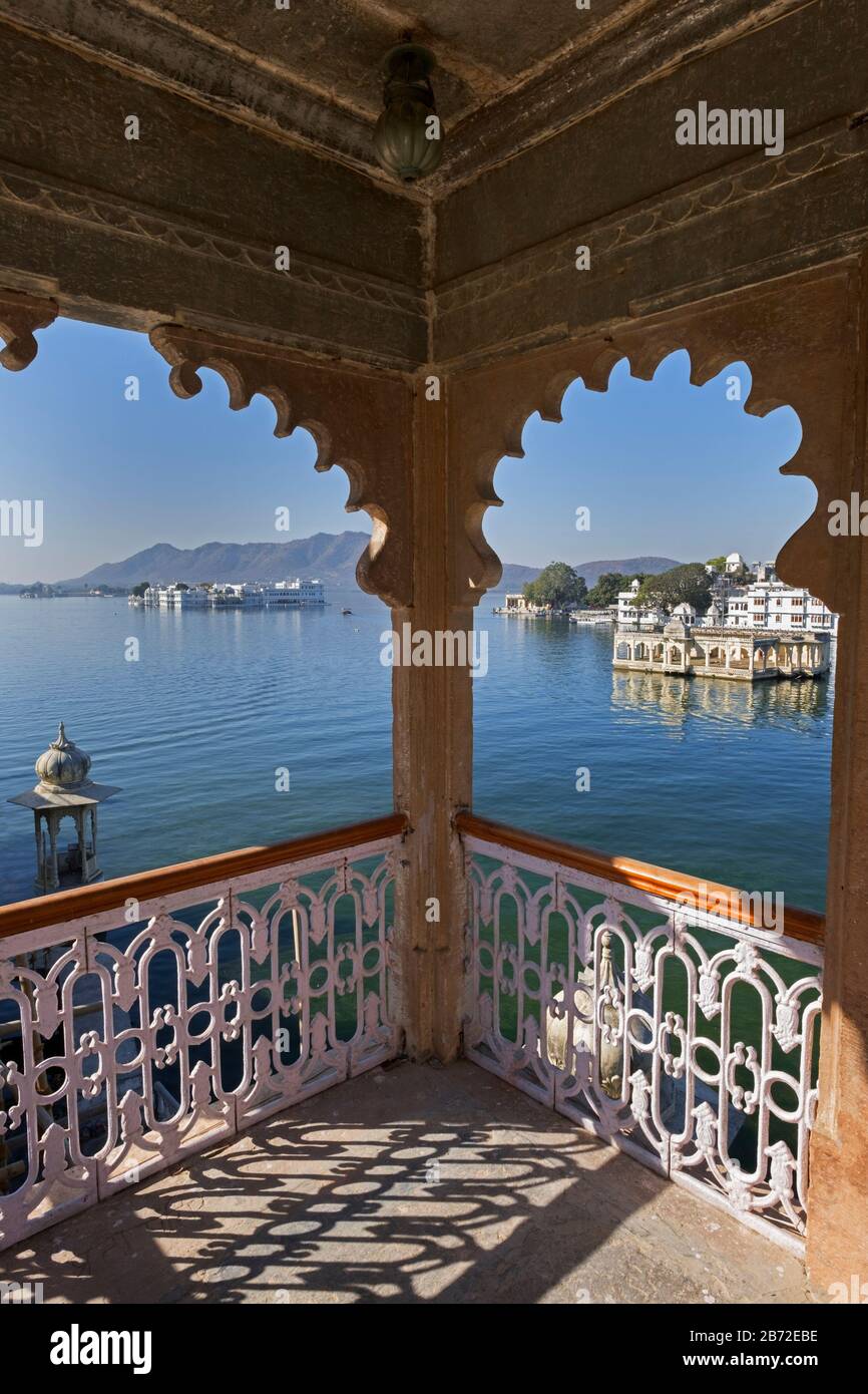 View to Lake Pichola and Lake Palace Udaipur Rajasthan India Stock ...