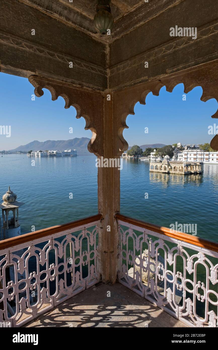 View to Lake Pichola and Lake Palace Udaipur Rajasthan India Stock ...