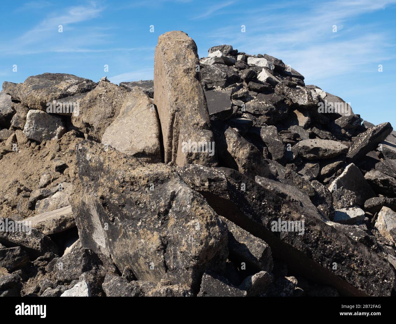 Pile of boulders hi-res stock photography and images - Alamy