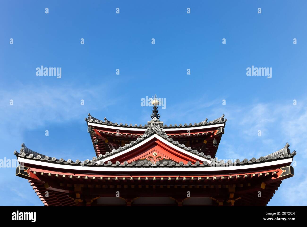 Ceramic tile roof japan hi-res stock photography and images - Alamy