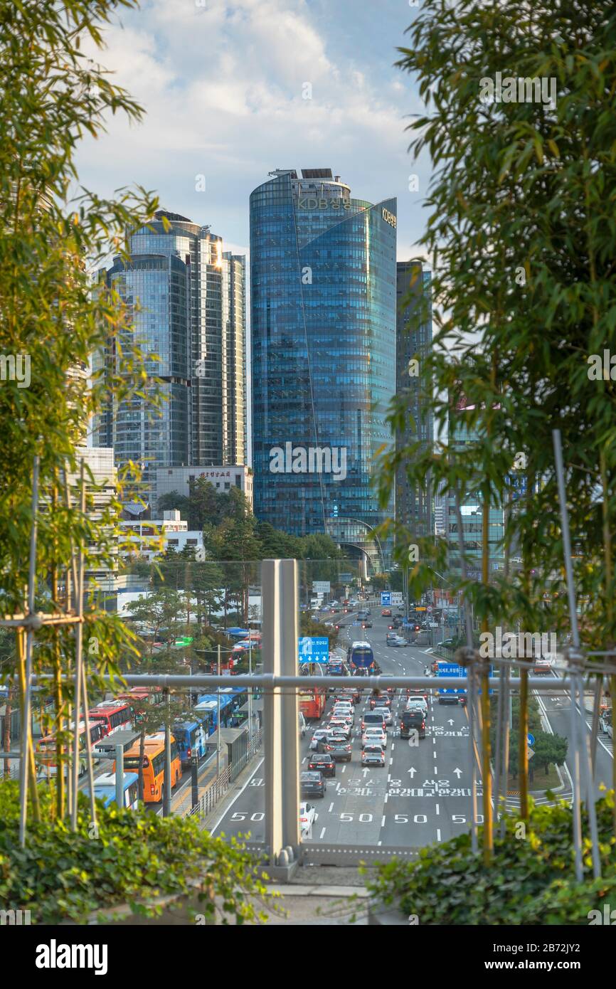 Seoullo 7017 Skygarden and skyscrapers, Seoul, South Korea Stock Photo ...