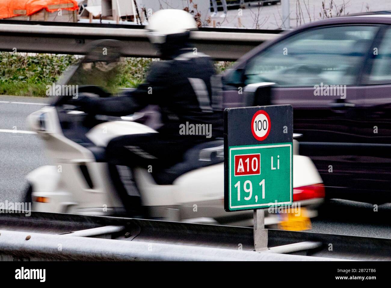 Amsterdam, Netherlands. 12th Mar, 2020. AMSTERDAM, A10, Traffic drives ...