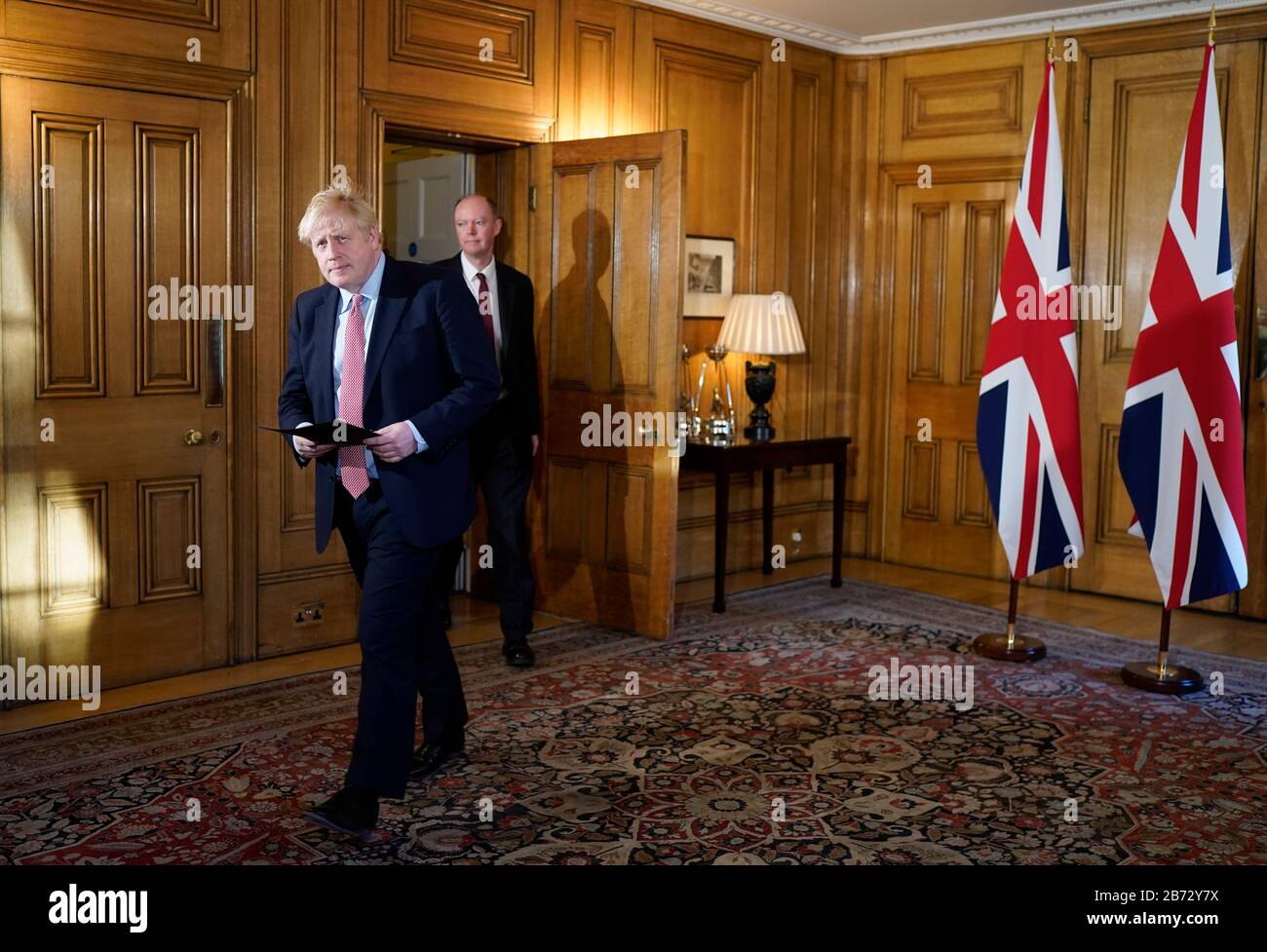 Inside 10 downing street hi-res stock photography and images - Alamy