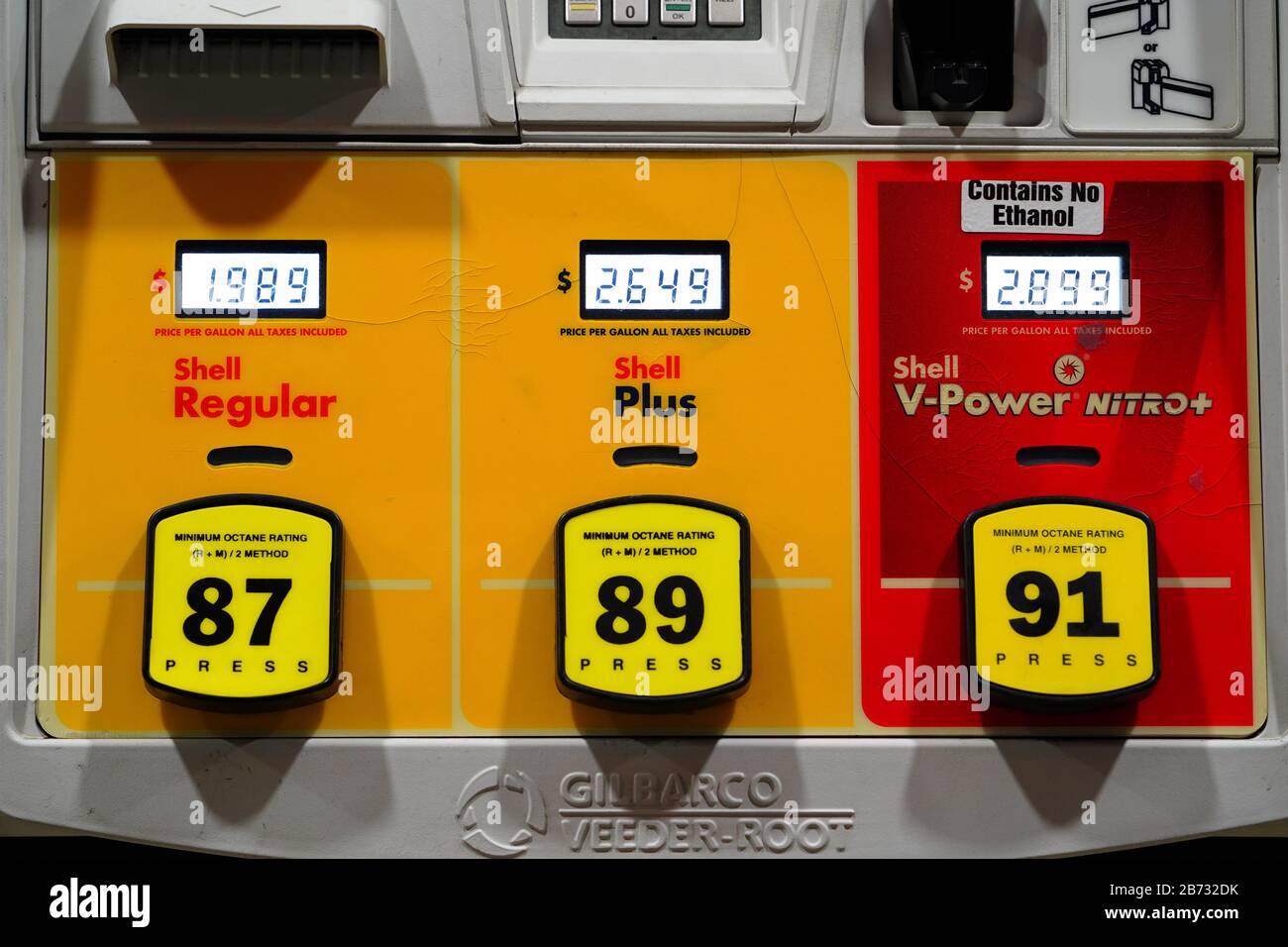 Petrol prices in dollars hi-res stock photography and images - Alamy