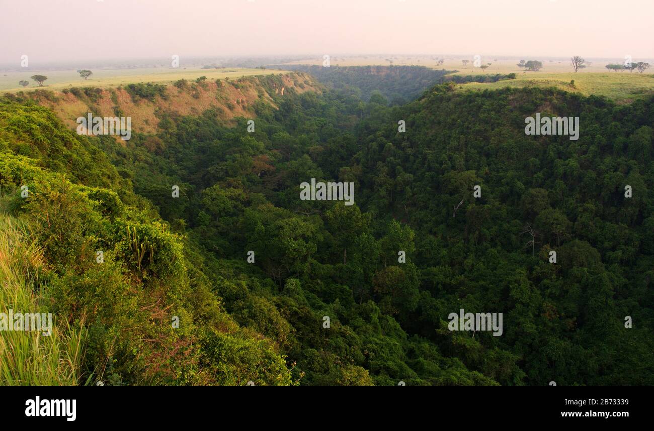 Steep sided gorge hi-res stock photography and images - Alamy