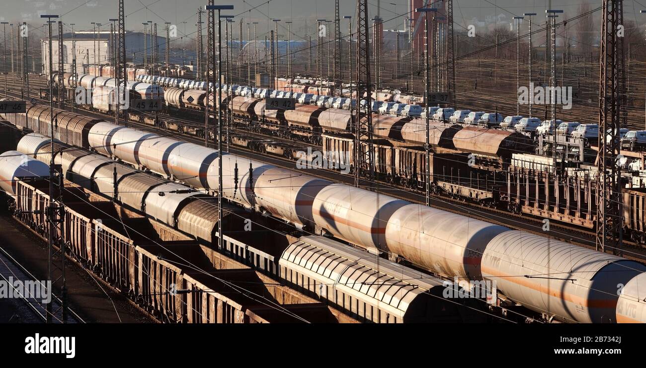 Train formation plant in the suburb of vorhalle hi-res stock ...