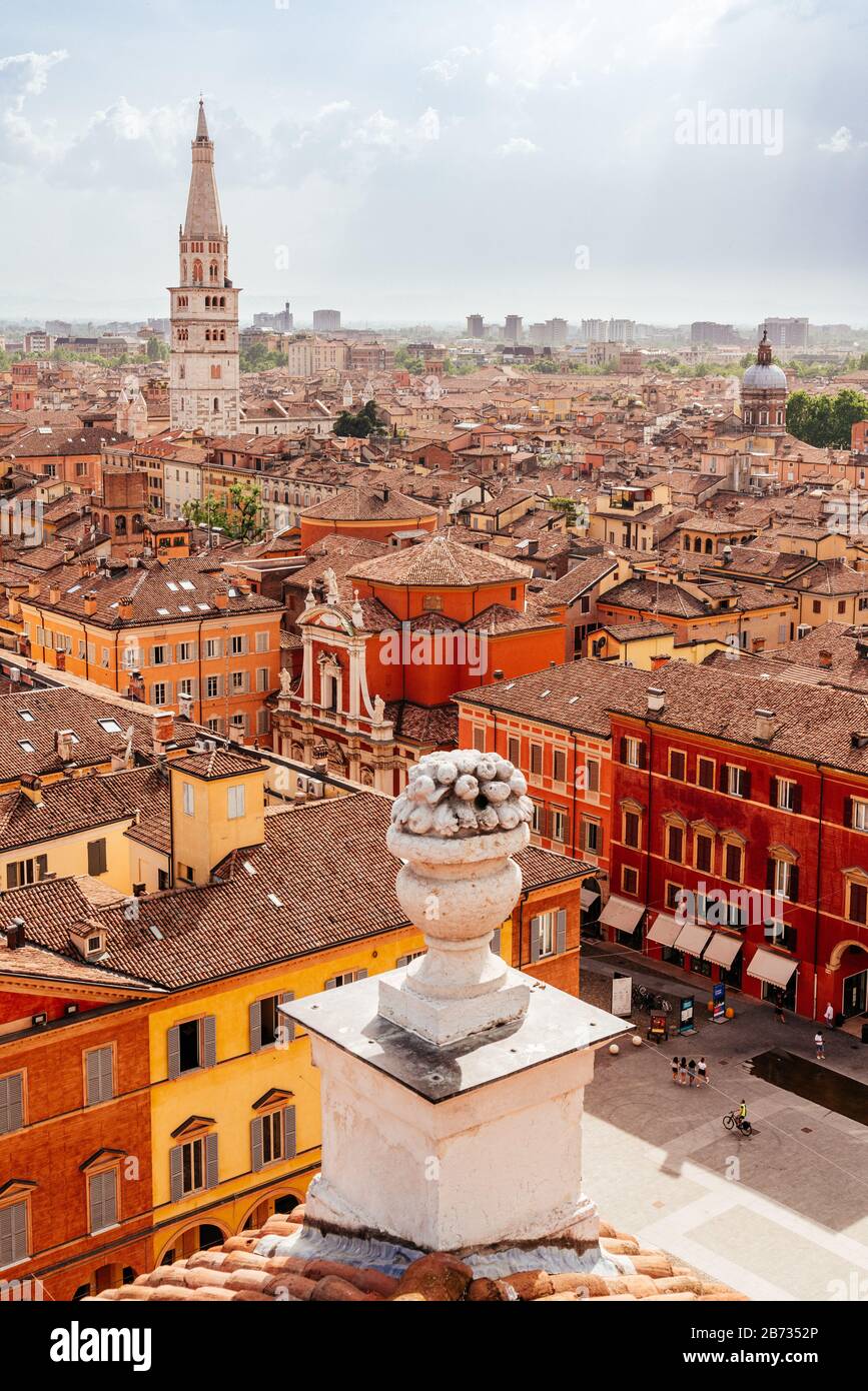 Duomo di modena hi-res stock photography and images - Alamy