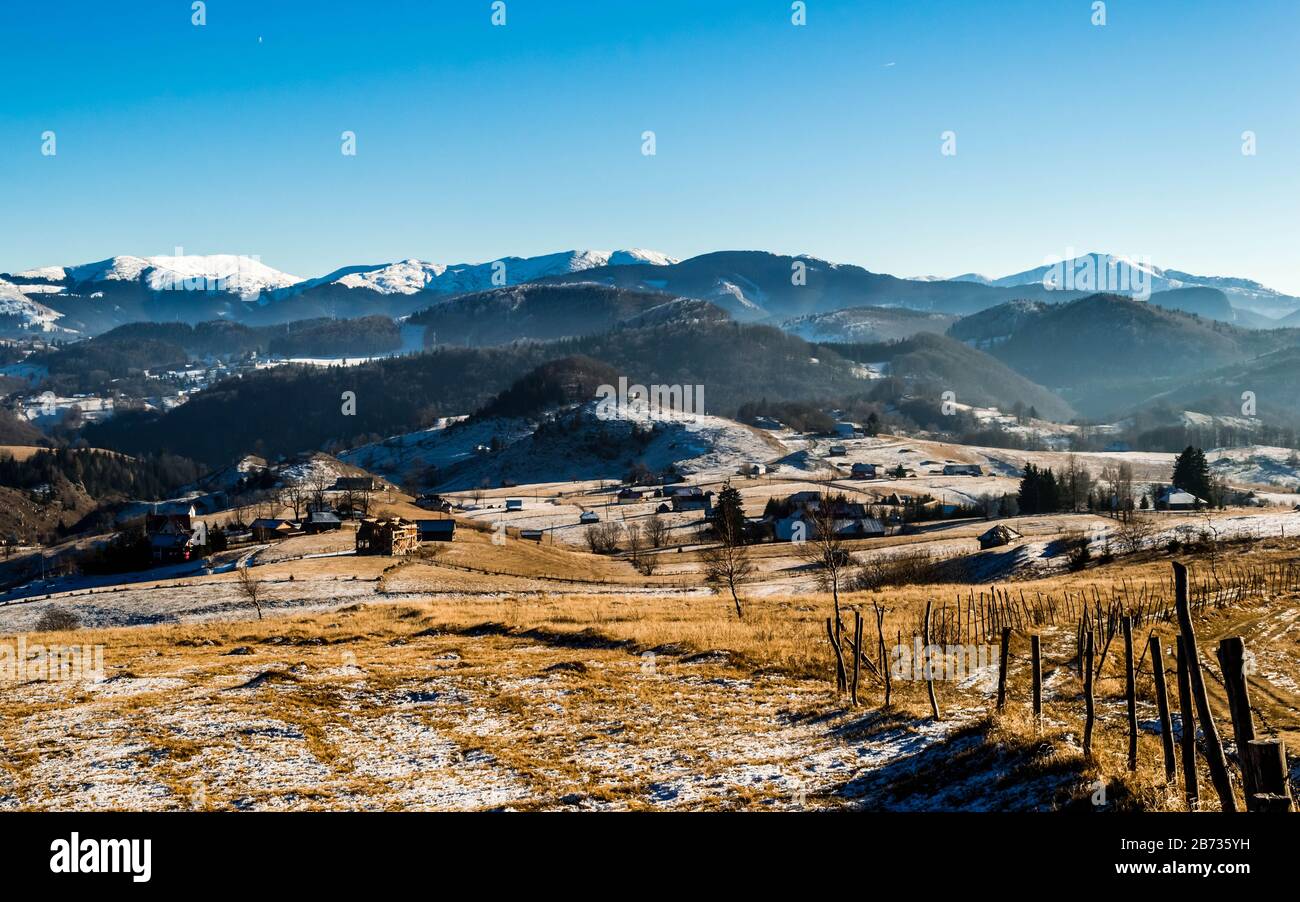 Village in the mountains hi-res stock photography and images - Alamy