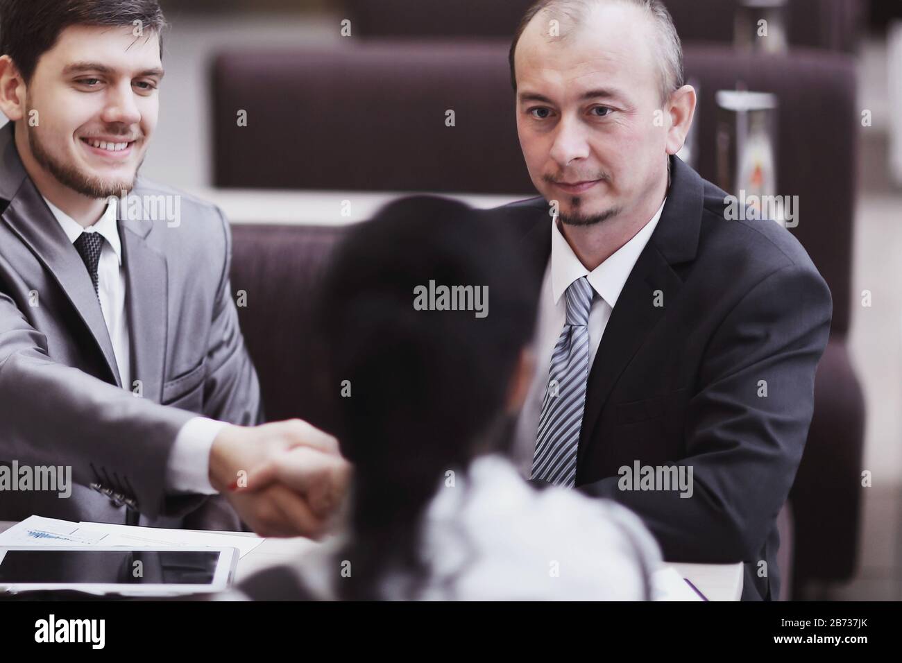 Bank customer desk hi-res stock photography and images - Alamy