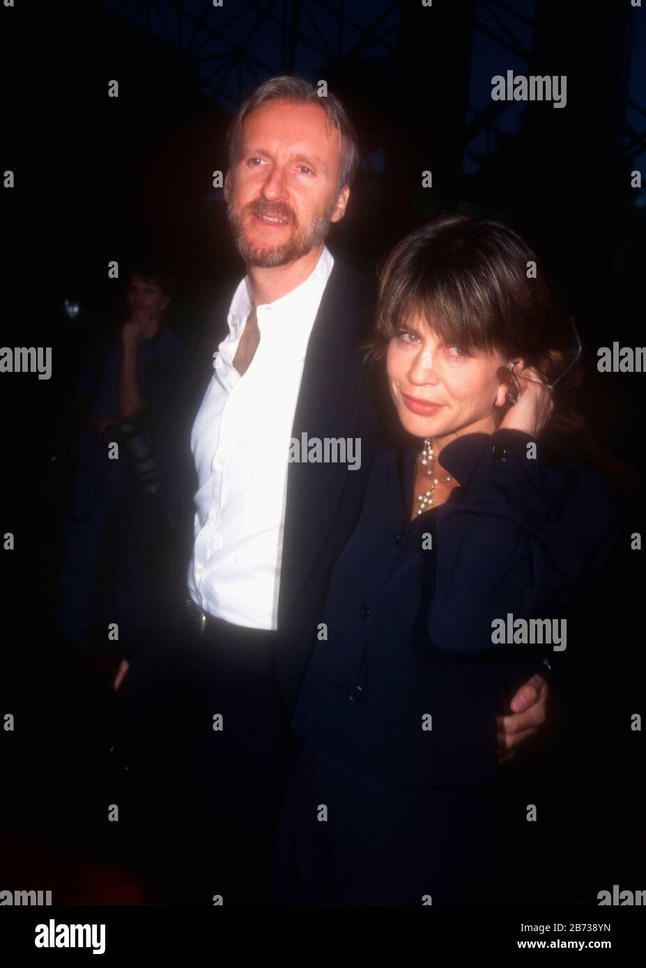 Los Angeles, California, USA 18th July 1995 Director James Cameron and ...
