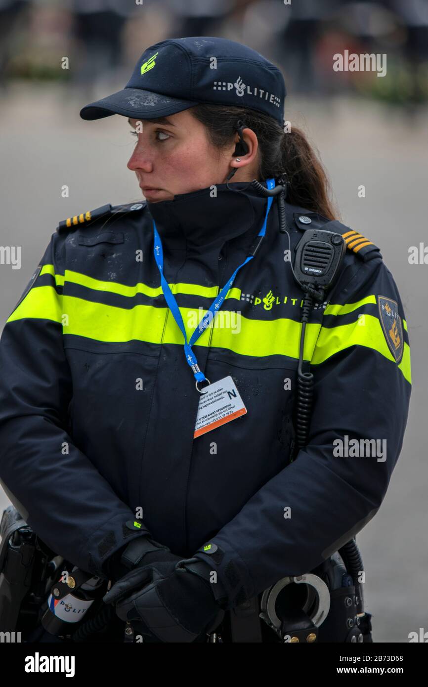 Female close protection officer hi-res stock photography and images - Alamy