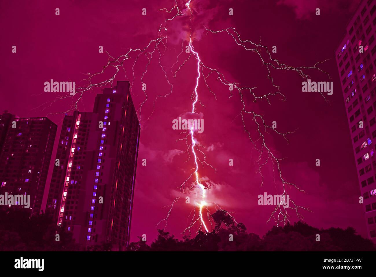 Lightning pop art hi-res stock photography and images - Alamy