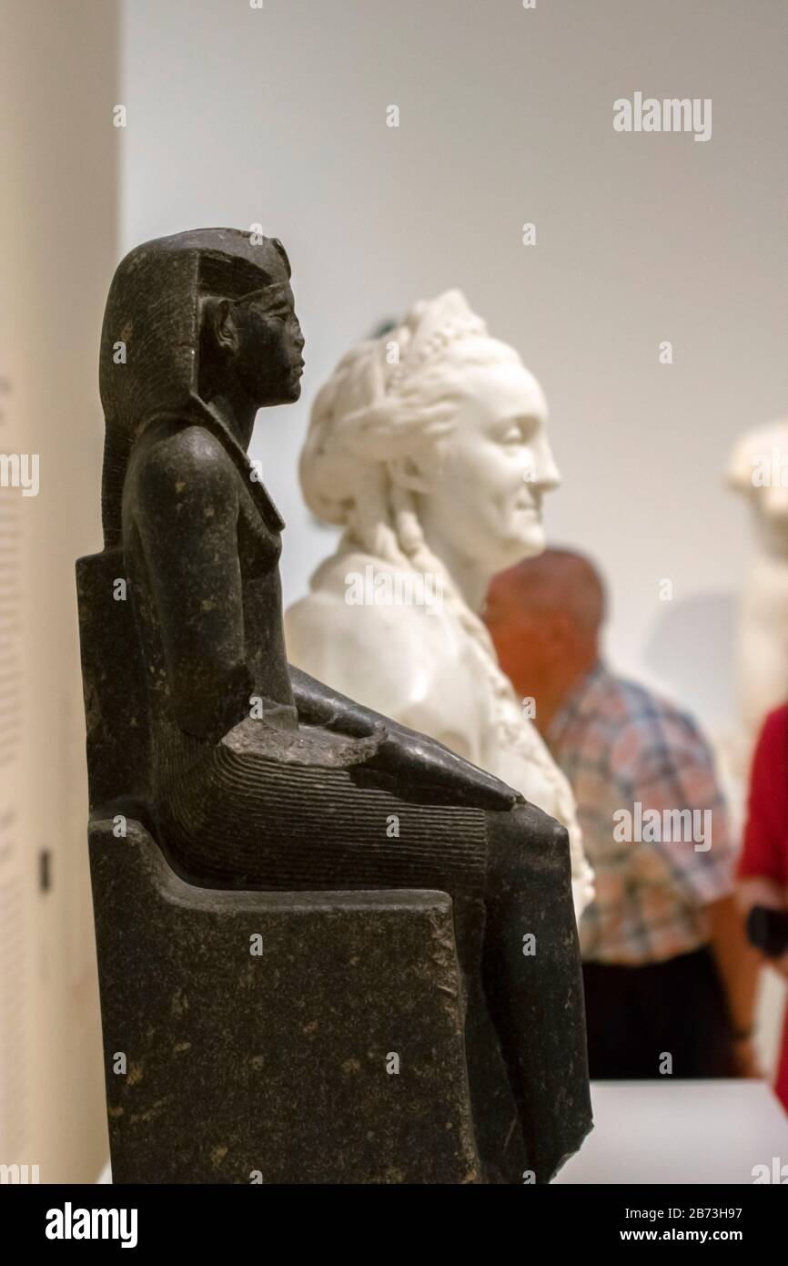 Statue Amenemhet III And Catherina De Grote At The Jewels Exhibition ...