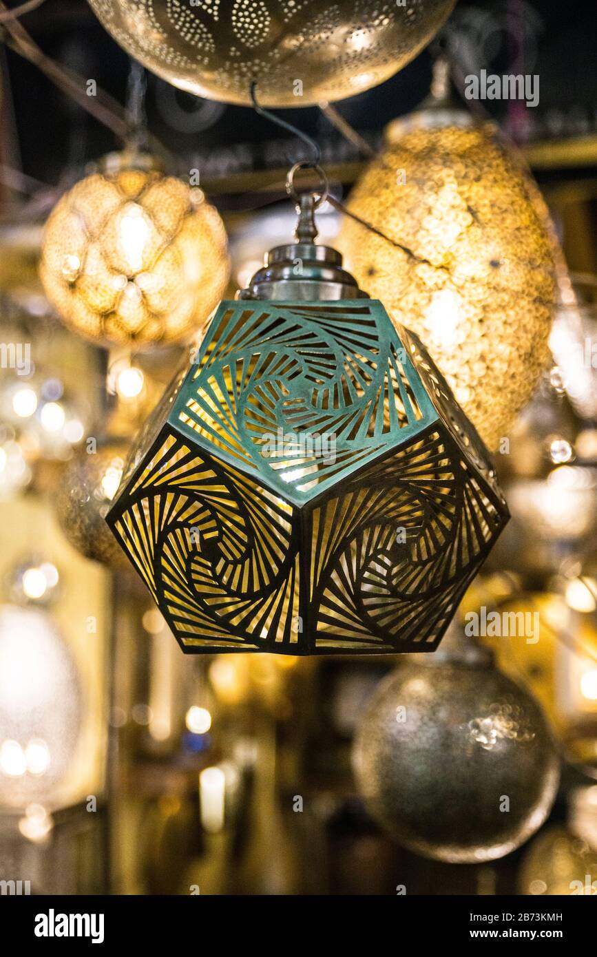 Lanterns sale in souk marrakesh hi-res stock photography and images - Alamy