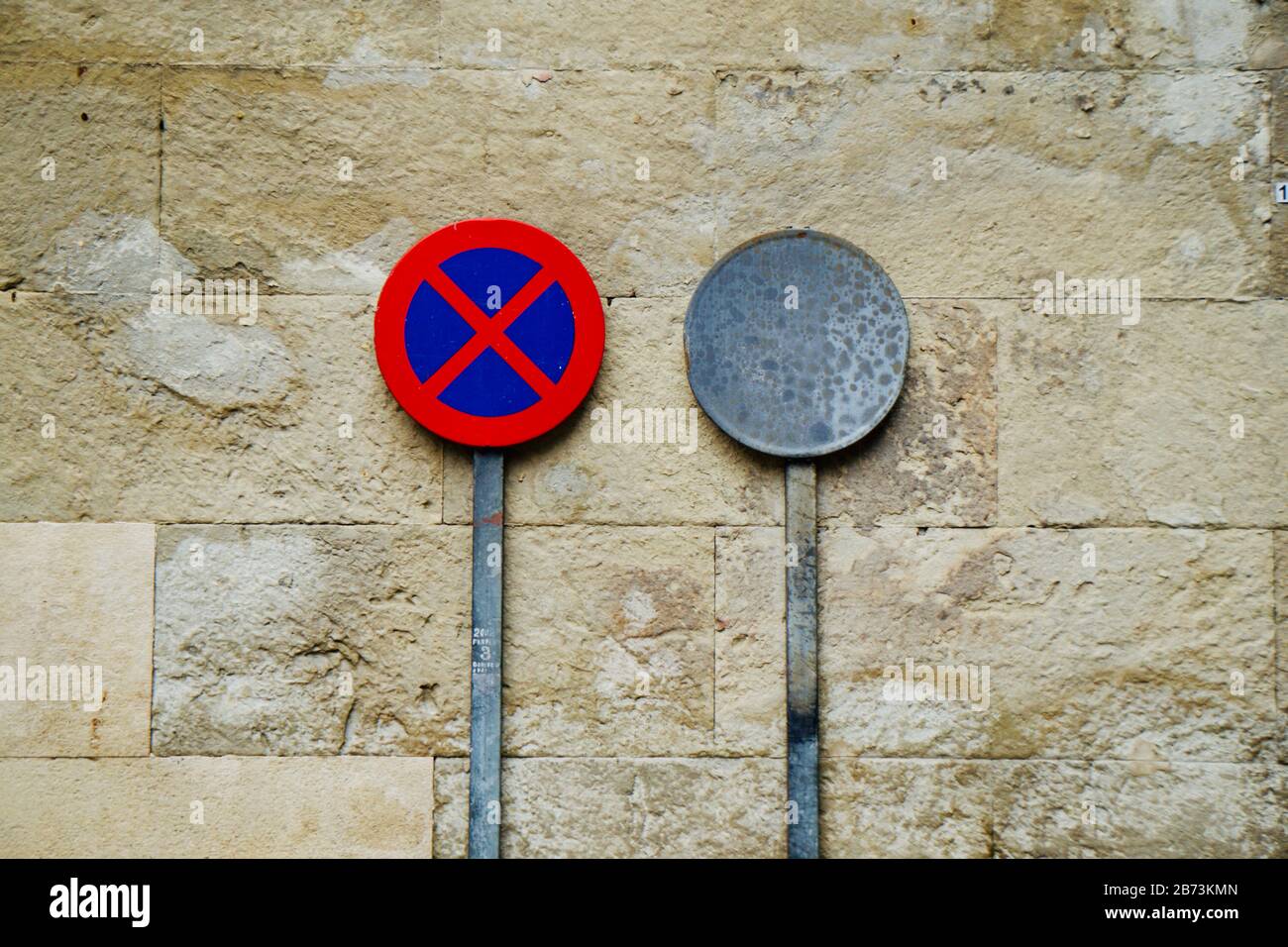 Traffic signal hi-res stock photography and images - Alamy