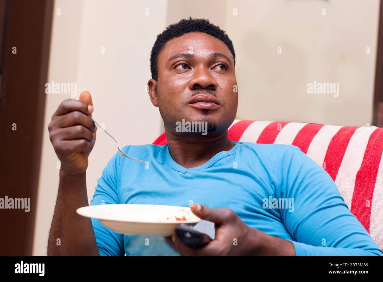 Man sitting empty dinner plate hi-res stock photography and images - Alamy
