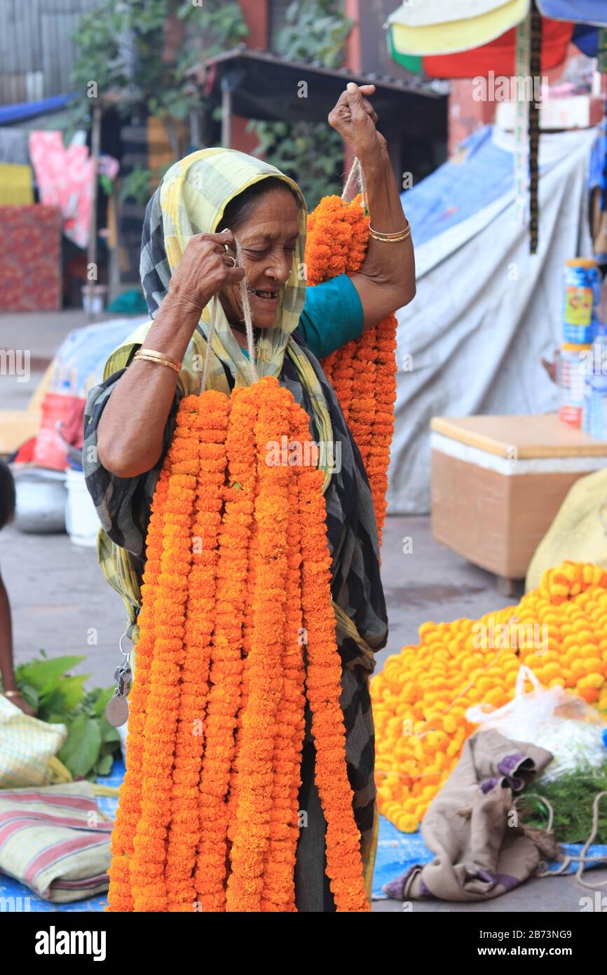 Indian marigold flower seller hi-res stock photography and images - Alamy