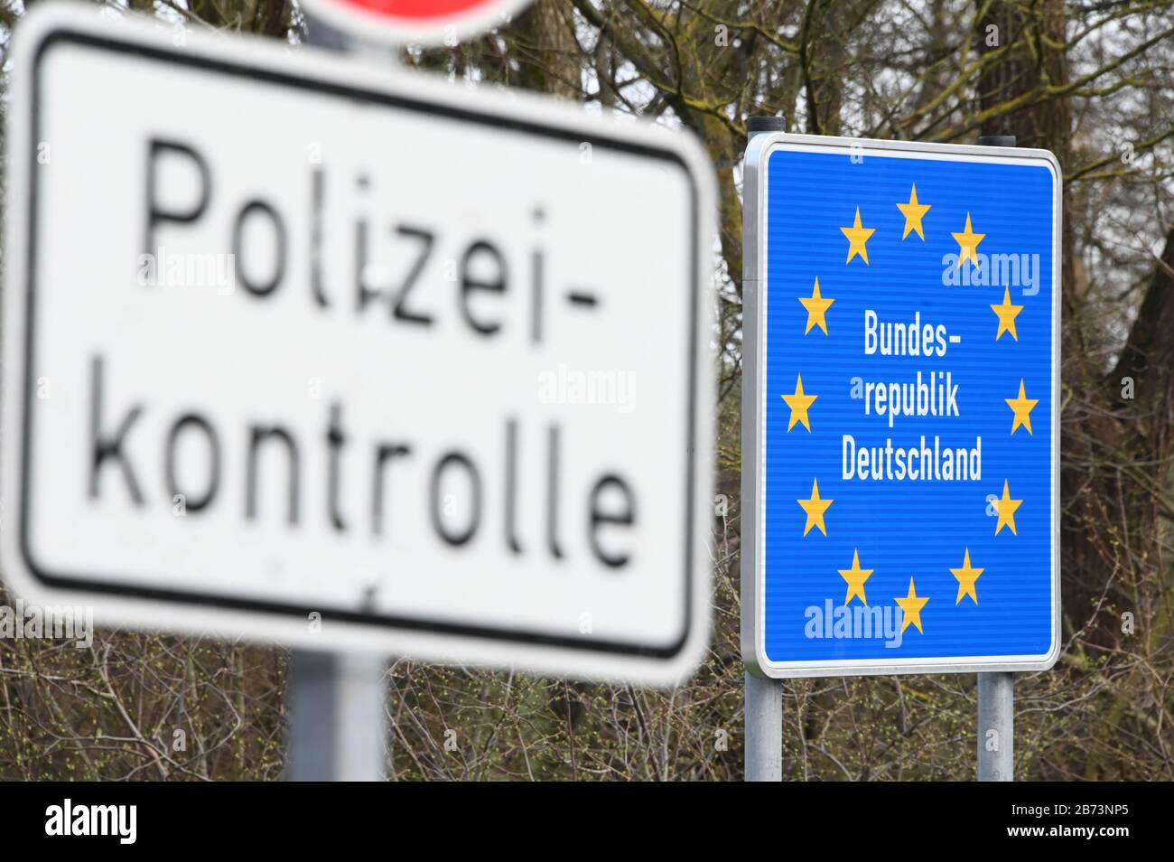 13 March 2020, Rhineland-Palatinate, Lauterbourg: On the German-French ...