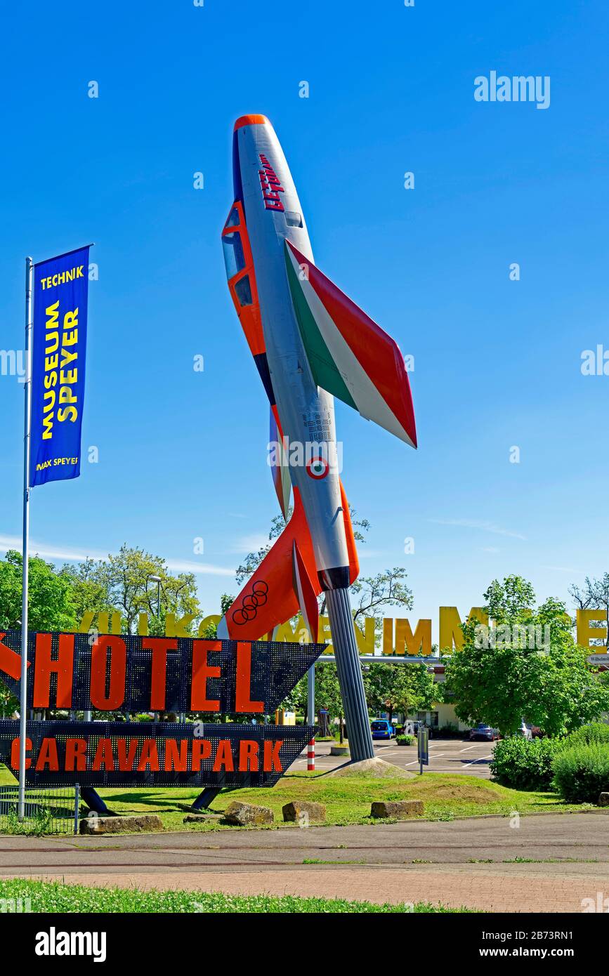 Germany, Rhineland-Palatinate, home Altluss, Salierbrücke, SchUM town ...