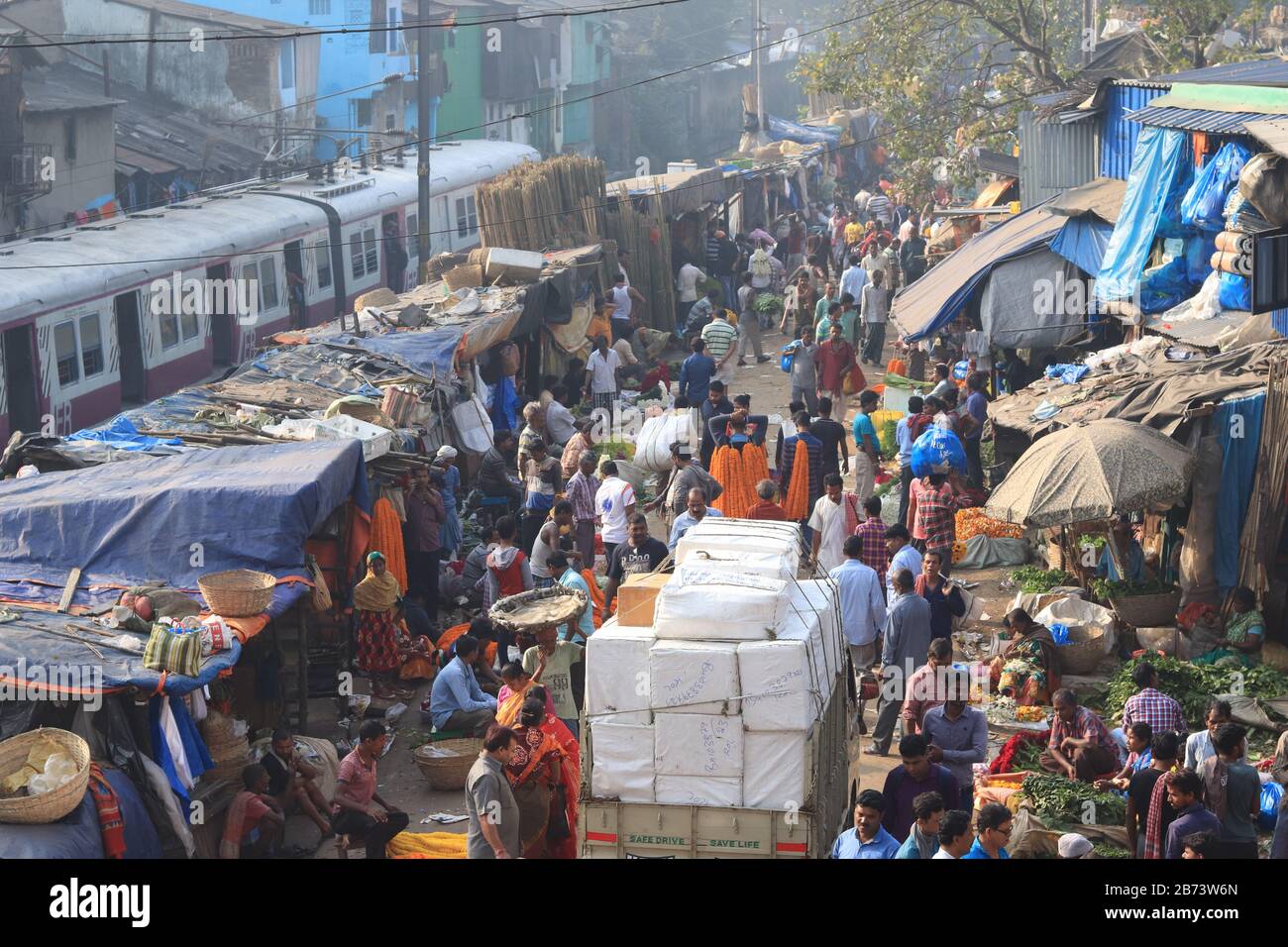 Indian wholesale market hi-res stock photography and images - Alamy