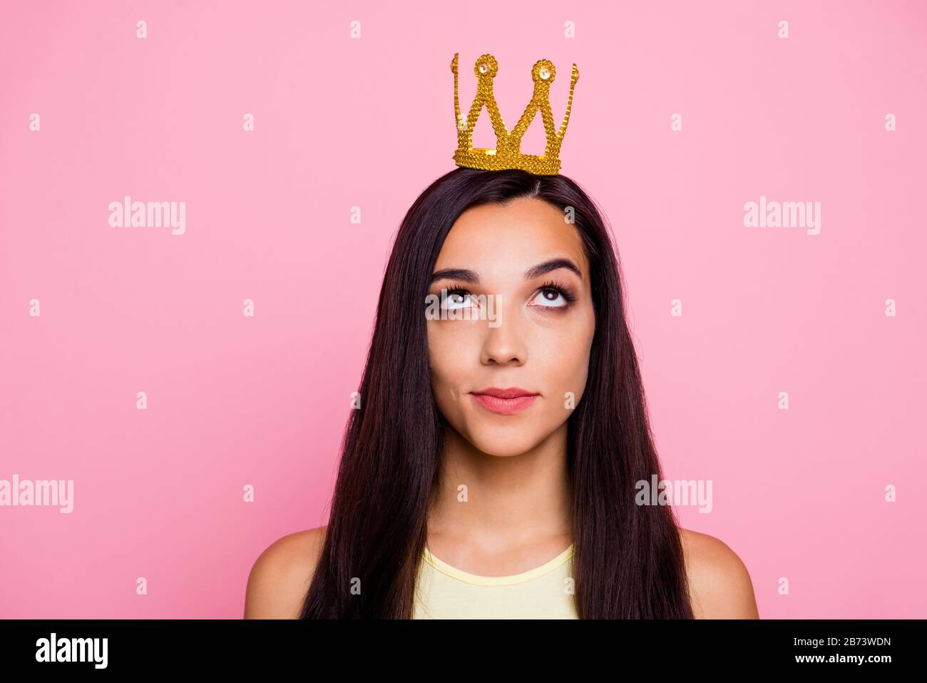 Close-up portrait of her she nice-looking lovely lovable glamorous ...