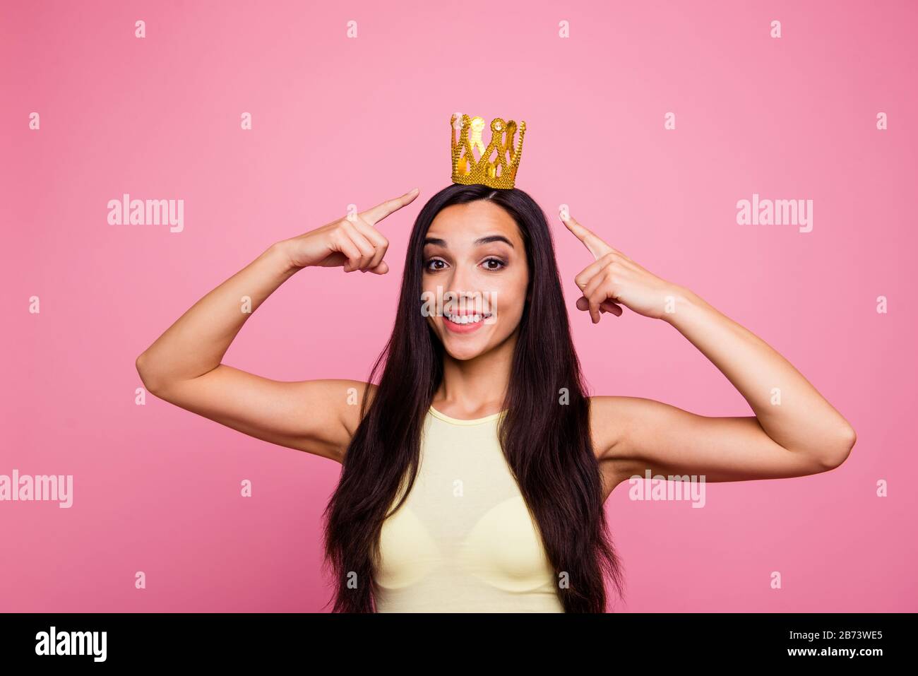 Portrait of her she nice-looking lovely lovable winsome glamorous ...