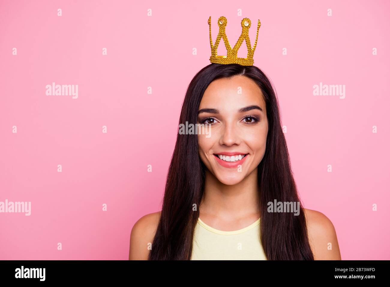 Nice tiara hi-res stock photography and images - Alamy