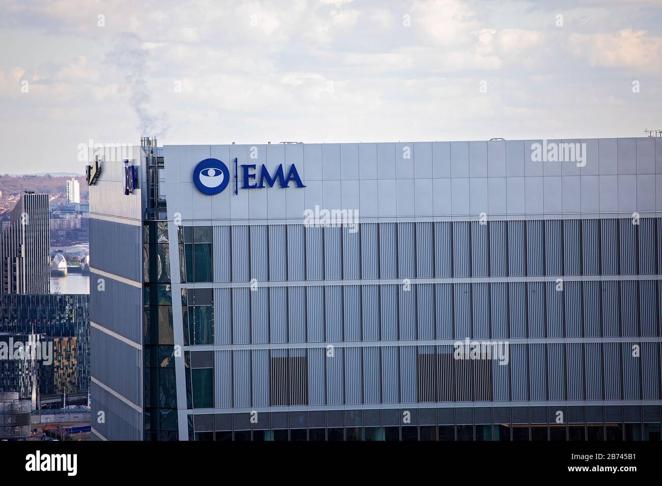 EMA / EY building Canary Wharf Stock Photo - Alamy
