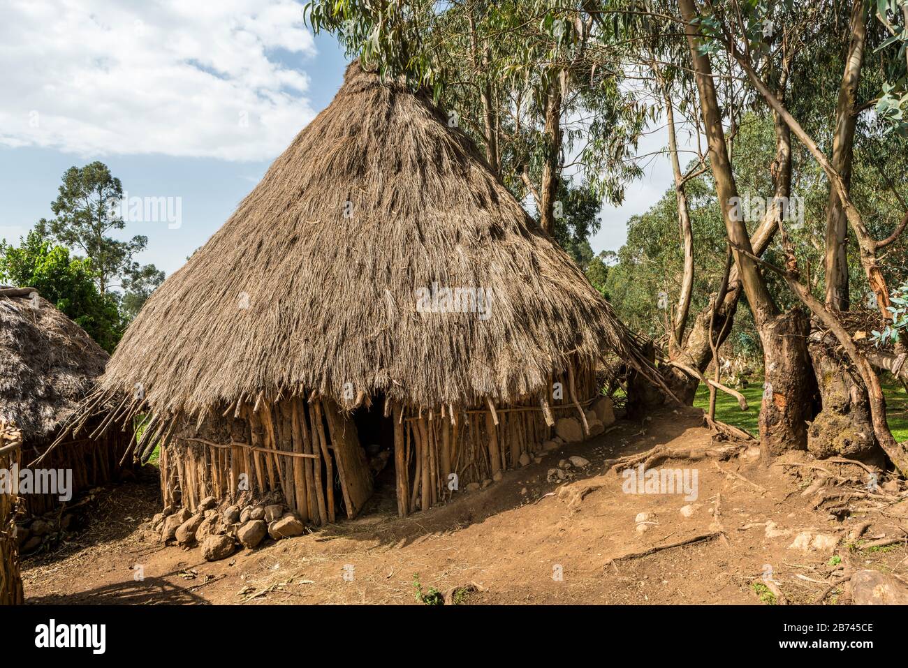 Traditional ethiopian hut tukul hi-res stock photography and images - Alamy