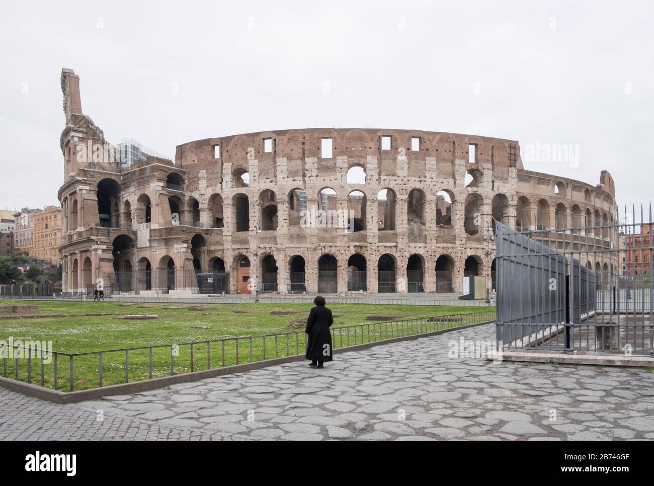 Coliseum in Rome without people and tourists Stock Photo - Alamy