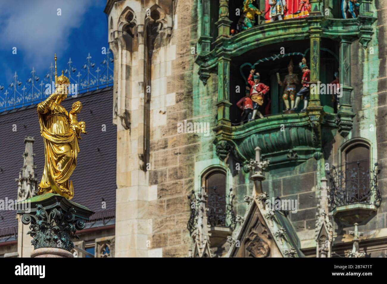 Golden statue munich hi-res stock photography and images - Alamy