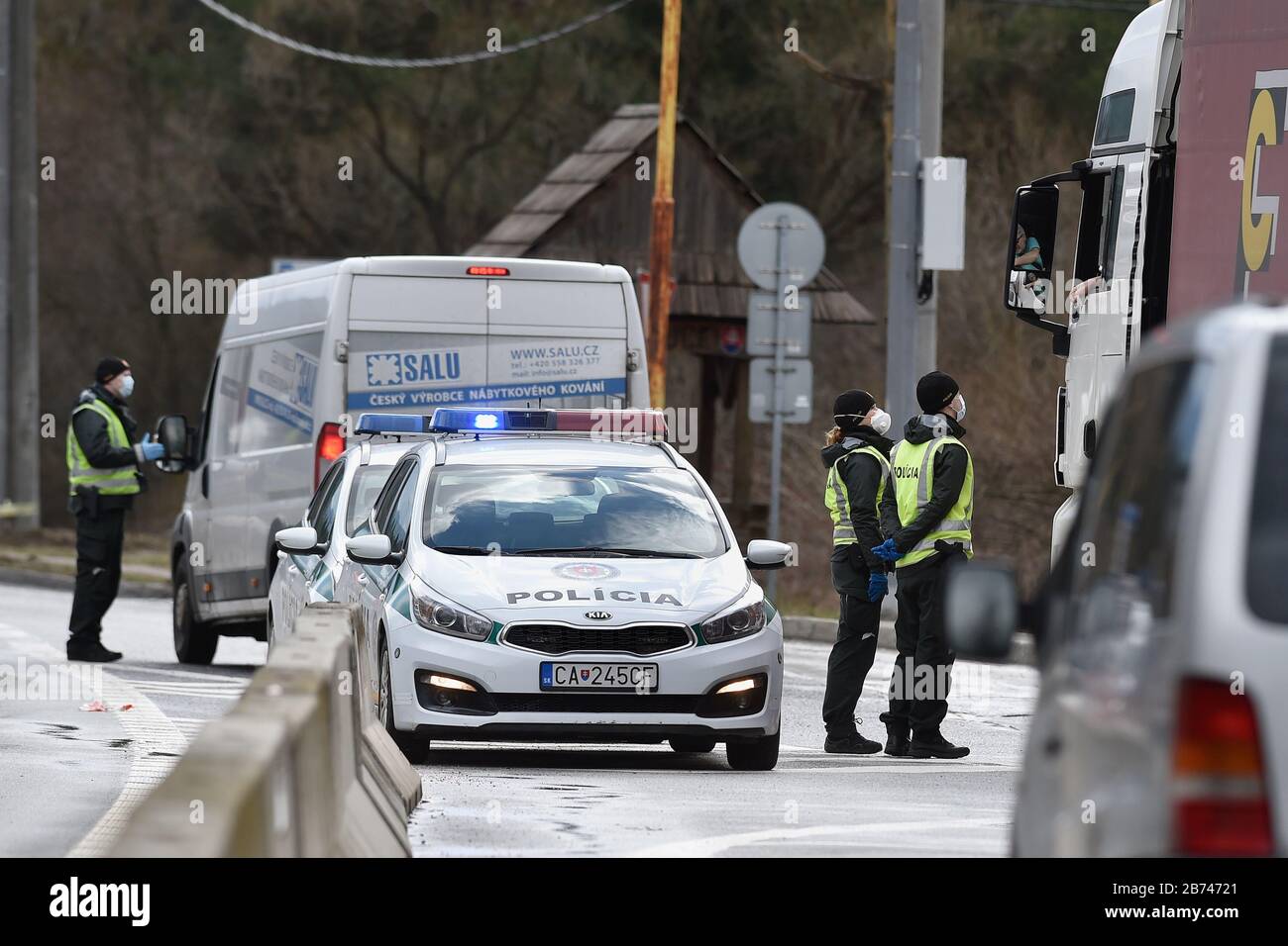 Svrcinovec, Slovakia. 13th Mar, 2020. The Slovakian Police's border ...