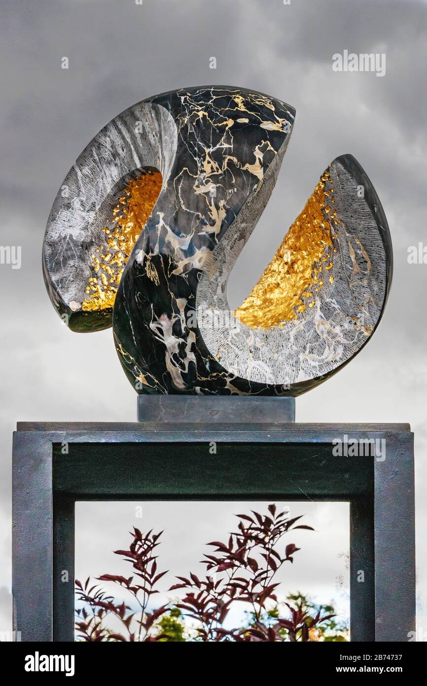 marks hall Michael Thacker Echo sculpture colchester essex england uk ...