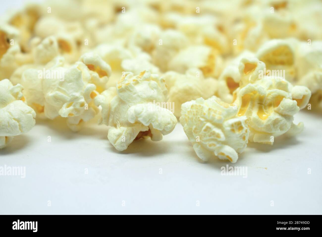 Popcorn isolated on white background Stock Photo - Alamy