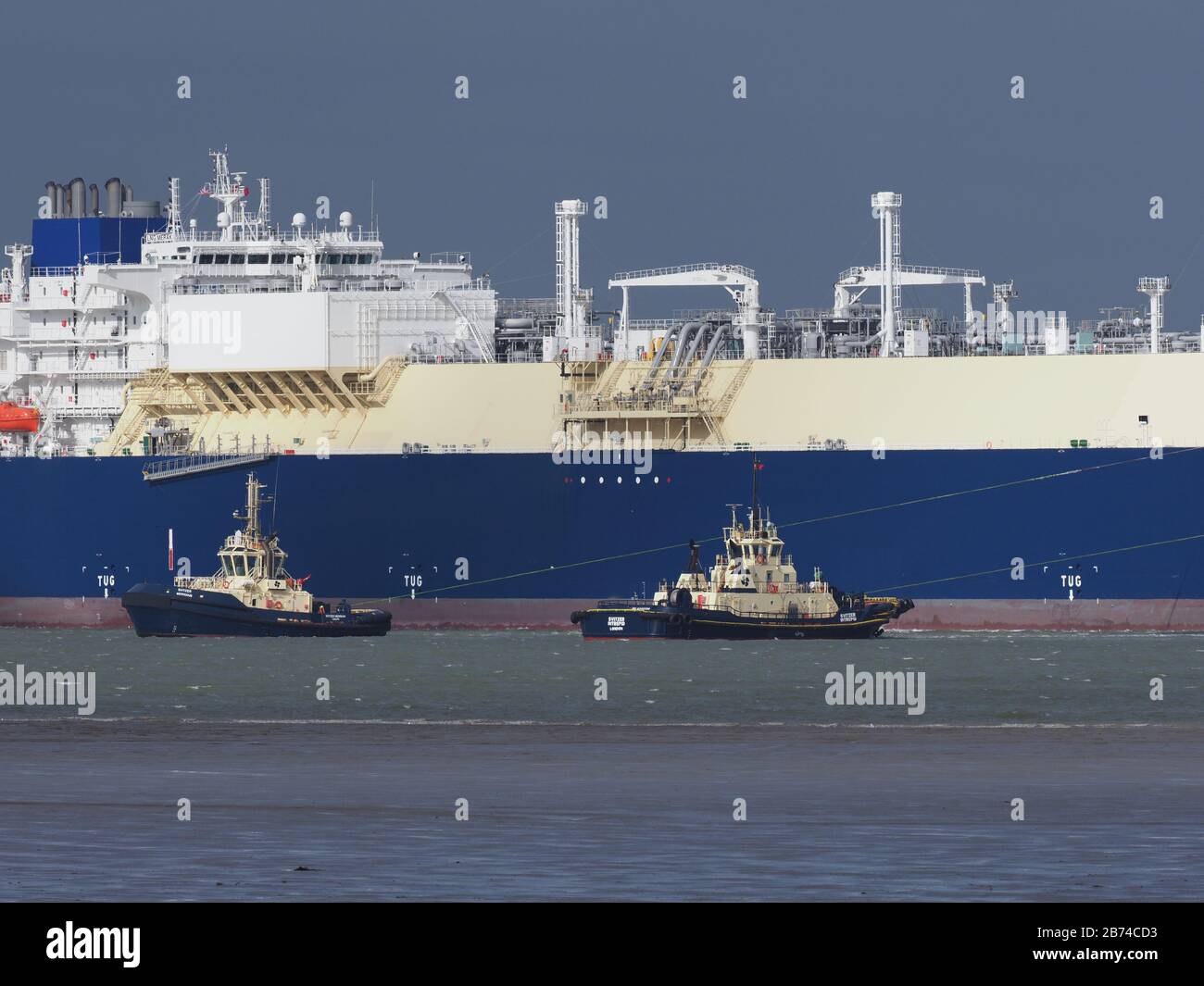 Strong tugs hi-res stock photography and images - Alamy