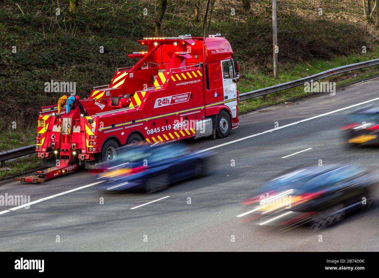 24 hour recovery vehicles hi-res stock photography and images - Alamy