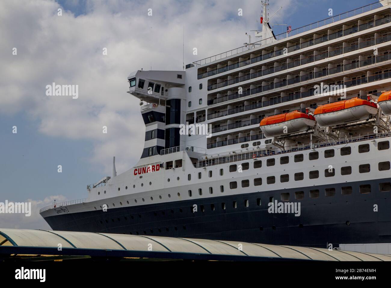 Crossing the Atlantic Ocean from Brooklyn to Southampton onboard the ...