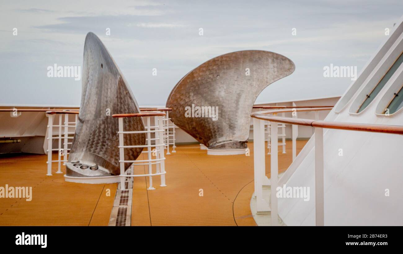 Crossing the Atlantic Ocean from Brooklyn to Southampton onboard the ...