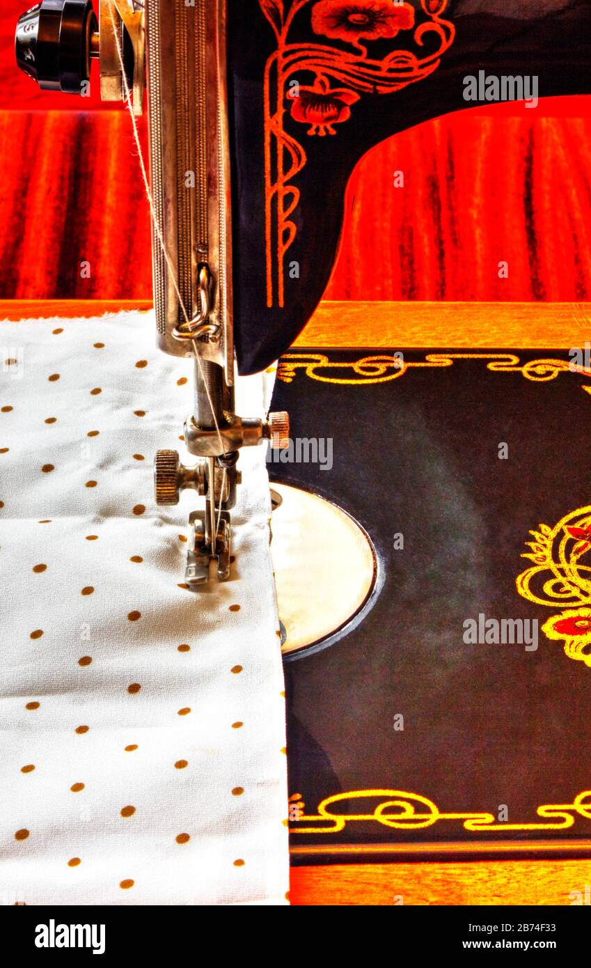 Vintage sewing machine close hi-res stock photography and images - Alamy