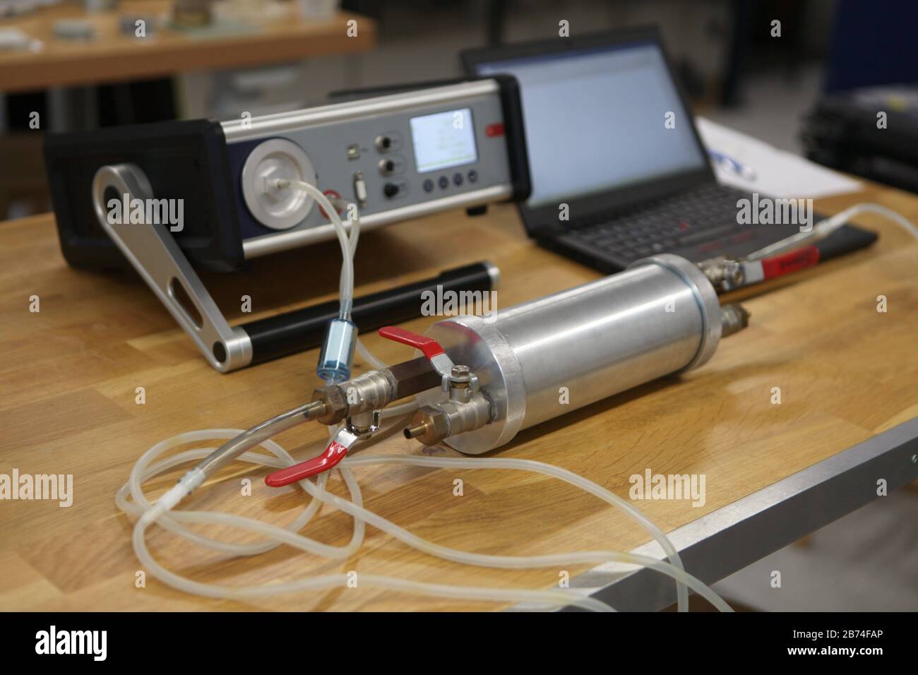 Radiation dosimeter hi-res stock photography and images - Alamy