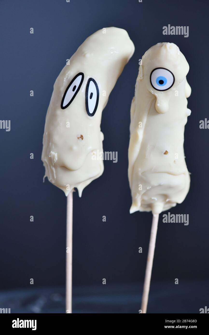 Funny bananas with eyes hi-res stock photography and images - Alamy