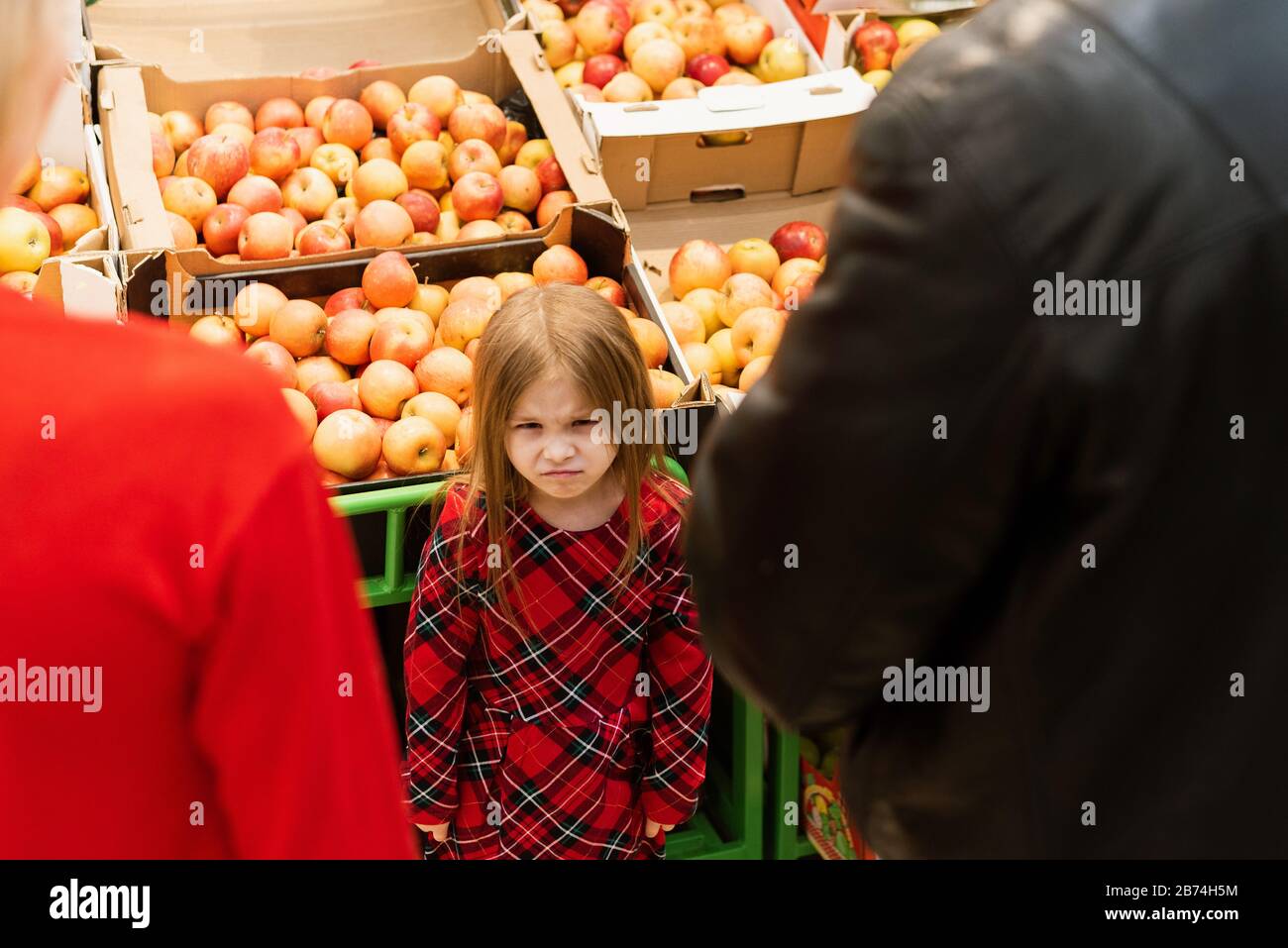 Child cry shopping hi-res stock photography and images - Alamy