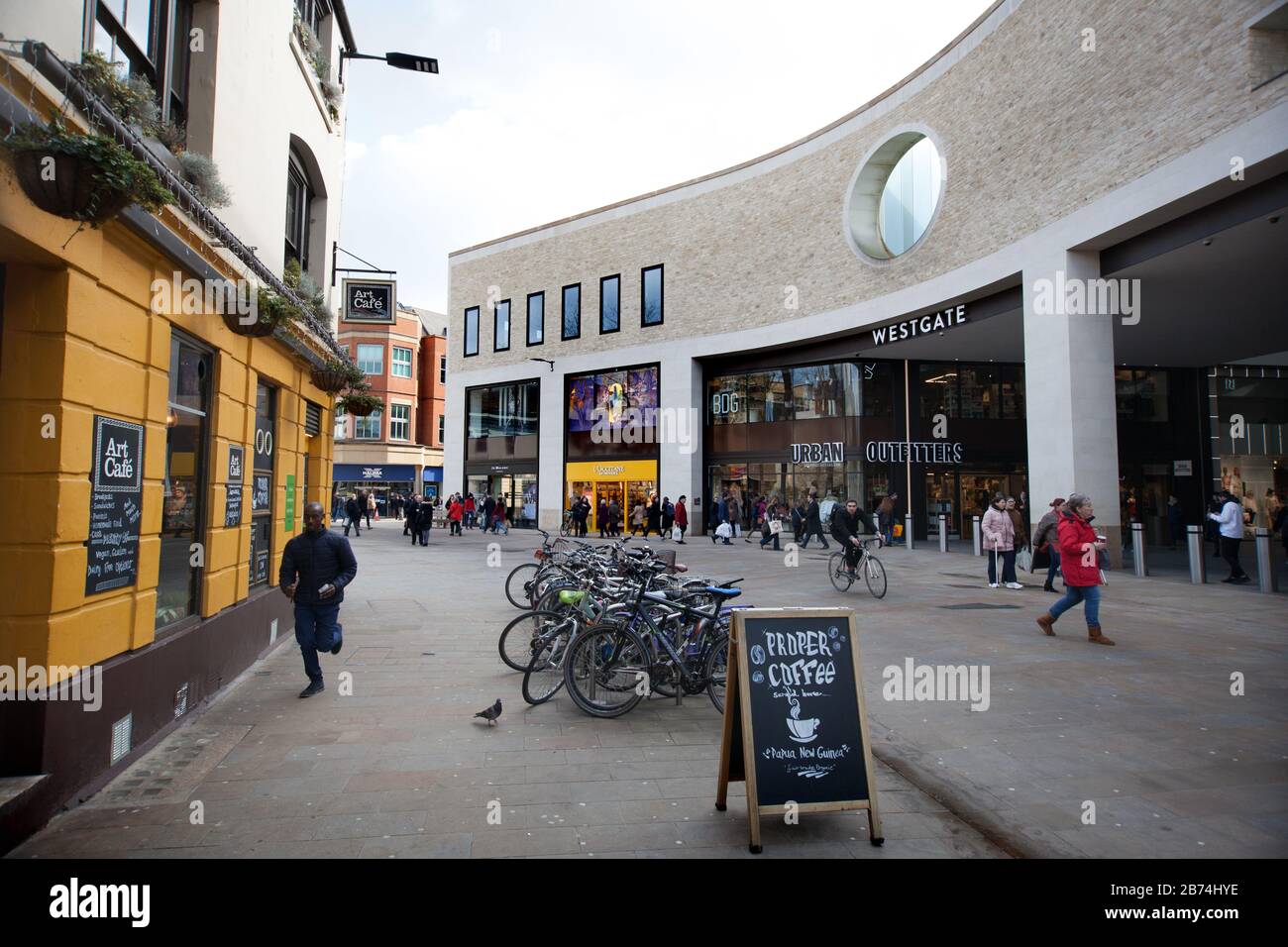 Oxford city centre shop hi-res stock photography and images - Alamy