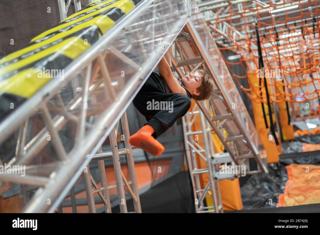 Climbing a beam hi-res stock photography and images - Alamy