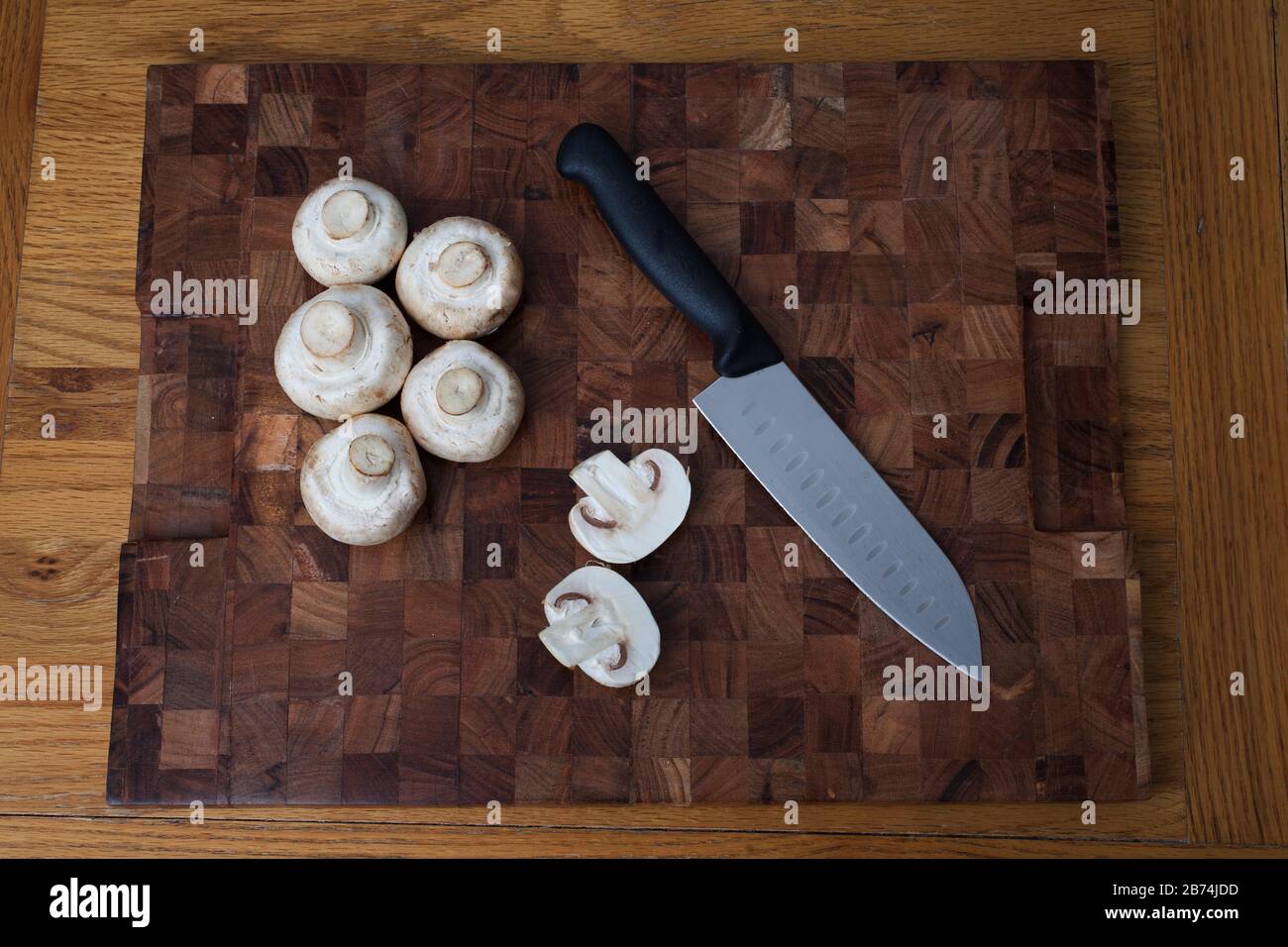 Mushrooms cutting board hi-res stock photography and images - Alamy