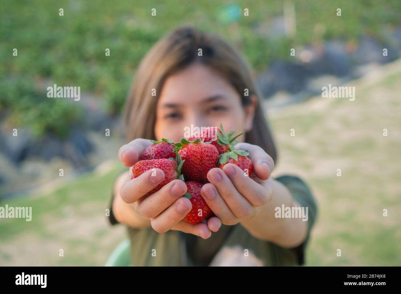 Girl farming hi-res stock photography and images - Alamy